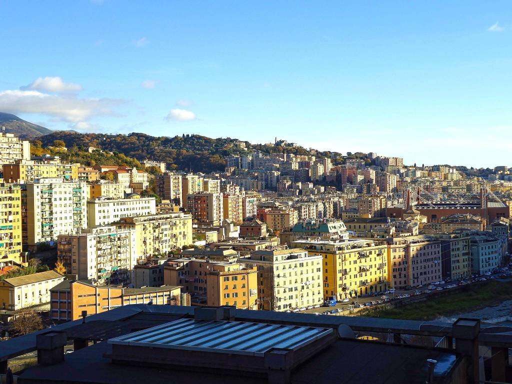 Vendita Appartamento in via Davide Menini 129. Genova. Buono stato ...