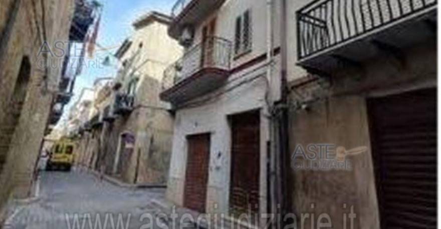 Asta per appartamento, Camillo Benso Cavour Riesi, rif. 125610577 ...