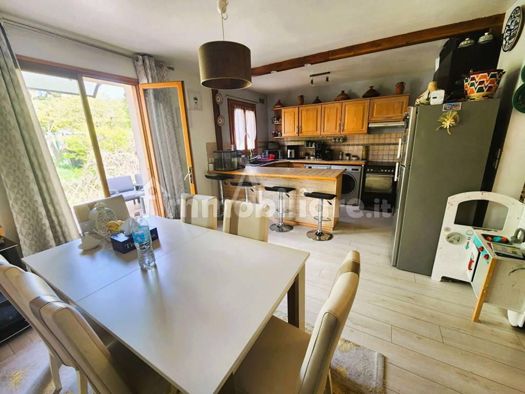 Vendita Terratetto unifamiliare Wissous. Con terrazza, 104 m², rif ...