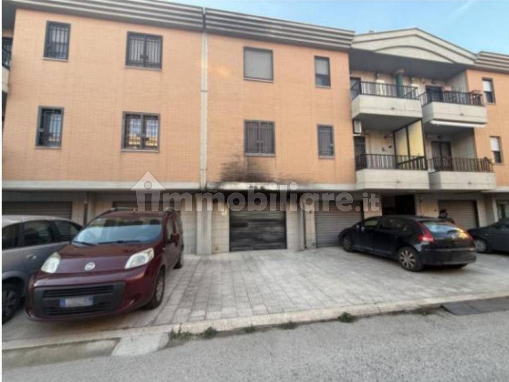 Asta per appartamento, via Paolo Giordano, Provincia Nuova - Ospedale ...