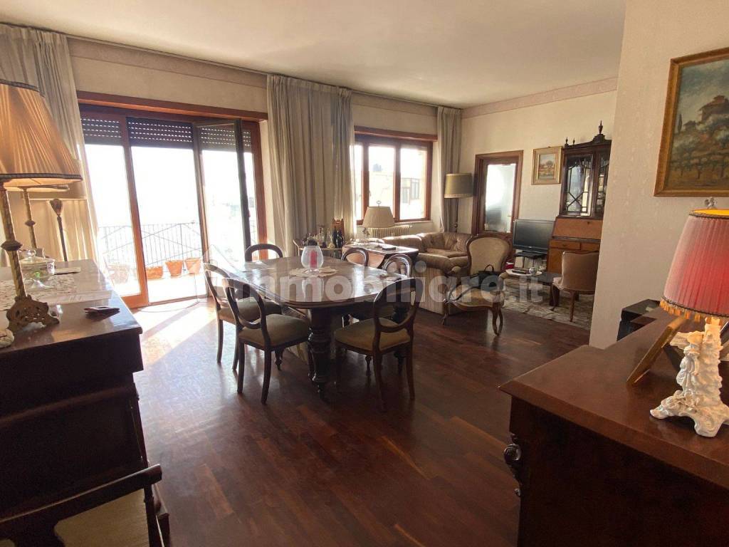 Vendita Appartamento in via Francesco Petrarca 74. Napoli. Da ...