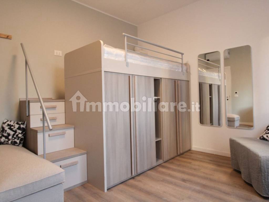 Stanza singola in affitto, affittasi camera singola via Beltrame ...