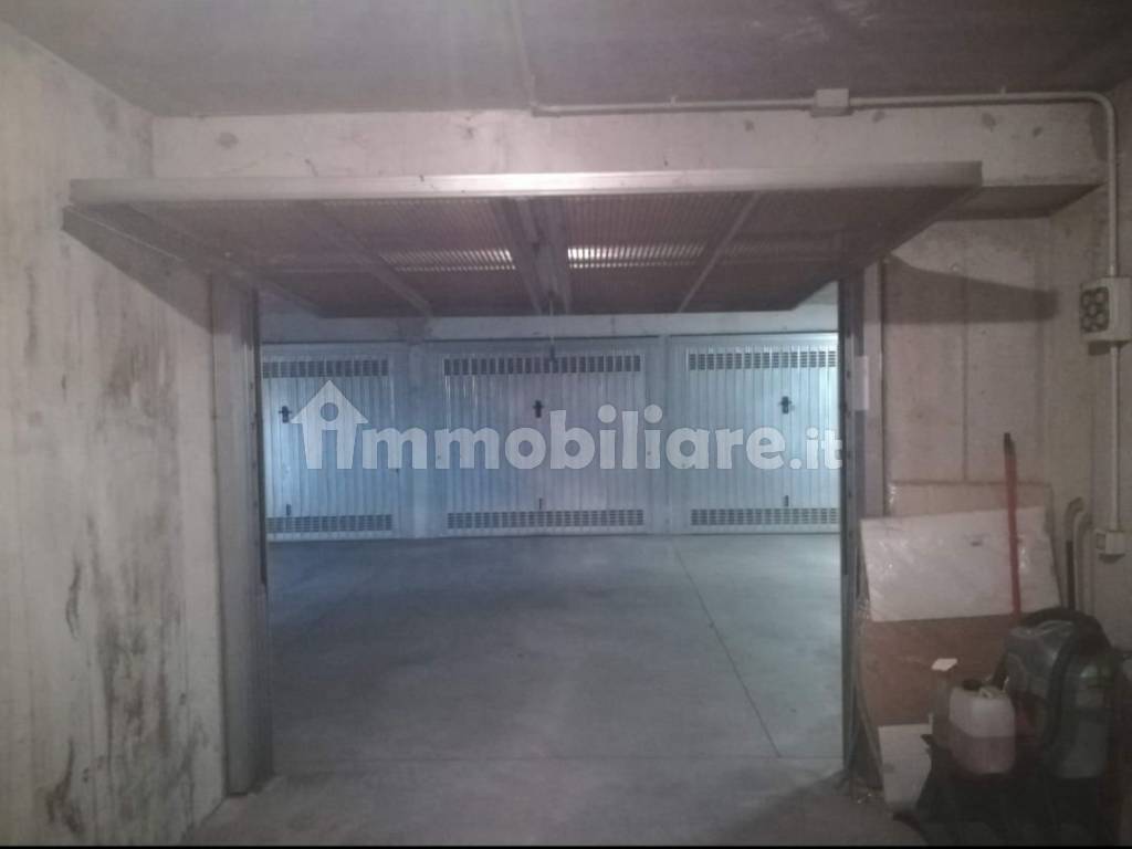 Garage - Box via Nikolajevka 20, Milano, Rif. 125691549 - Immobiliare.it