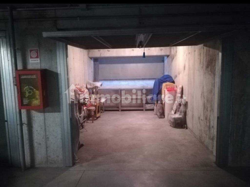 Garage - Box via Nikolajevka 20, Milano, Rif. 125691549 - Immobiliare.it