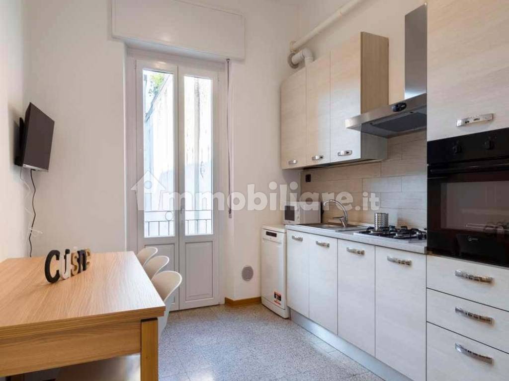 Stanza in affitto in Appartamento, affittasi camera via Carmagnola, Milano