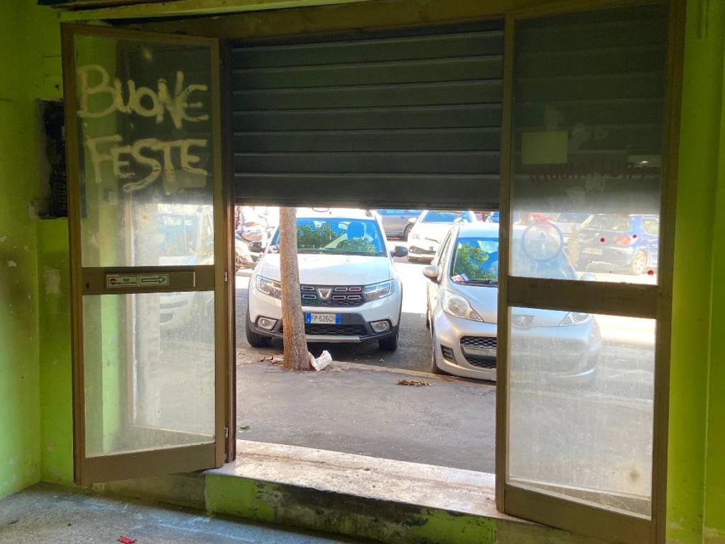 Attività commerciale via Paola Falconieri 95, Roma, Rif. 125700243 ...