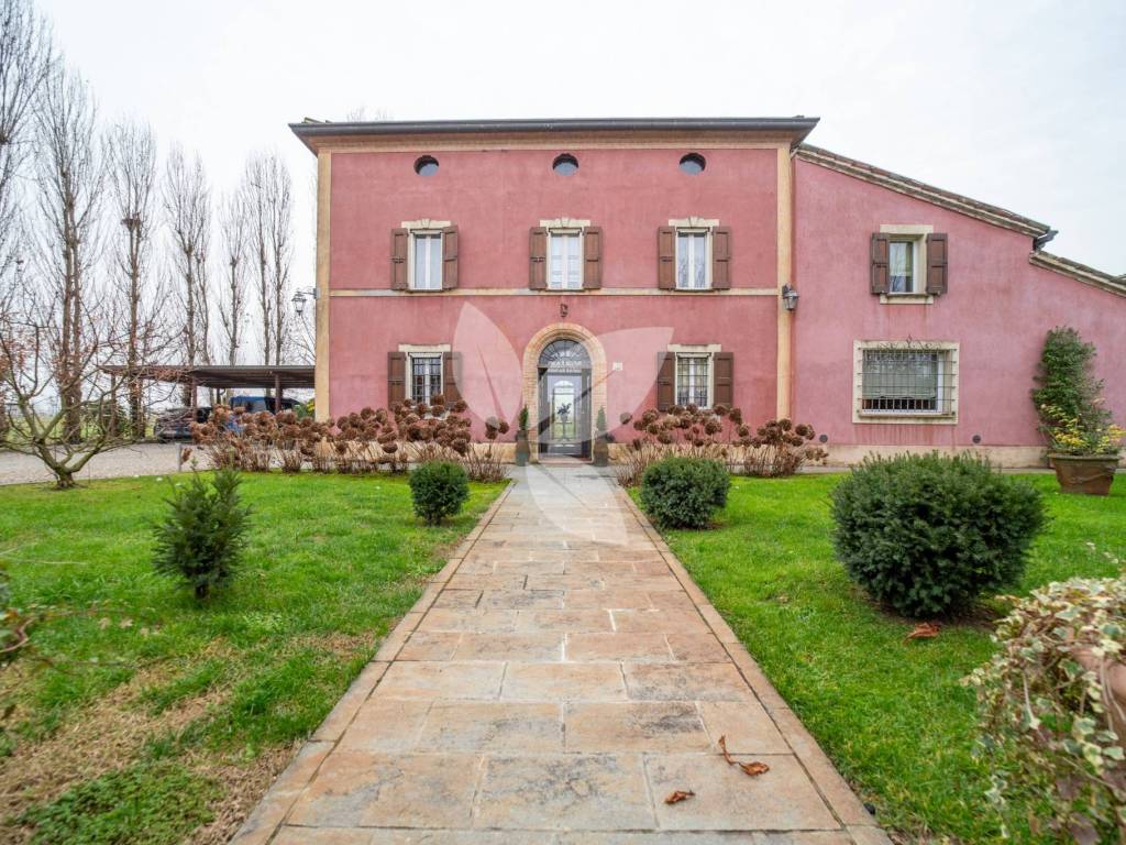 Vendita Villa unifamiliare in Strada Brè Busseto. Ottimo stato, posto ...