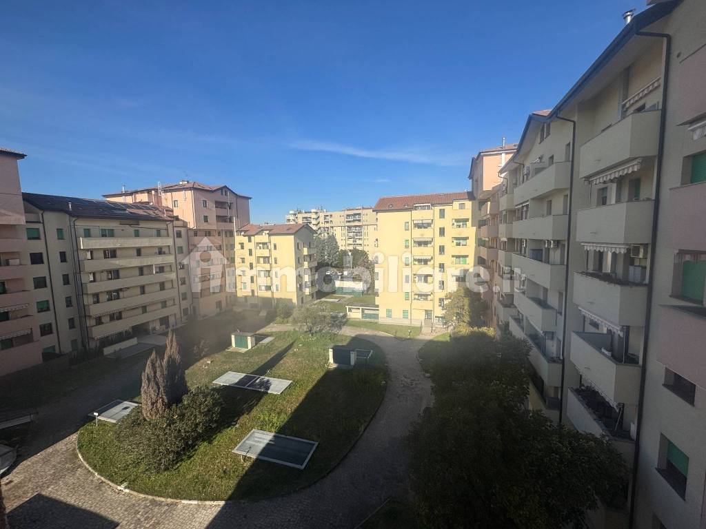 Vendita Attico in via Giorgio De Chirico 4 Monza. Ottimo stato, con ...