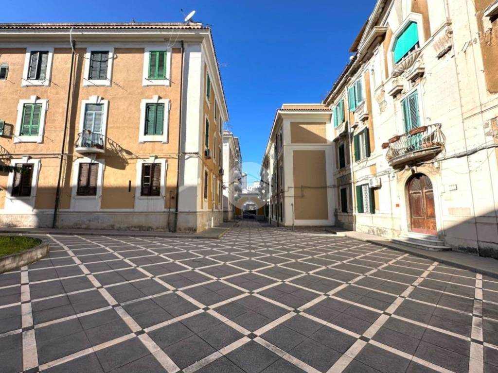 Vendita Appartamento in via Fata Morgana 20. Messina. Da ristrutturare ...