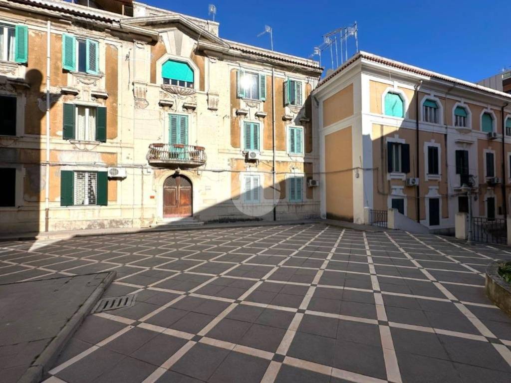 Vendita Appartamento in via Fata Morgana 20. Messina. Da ristrutturare ...