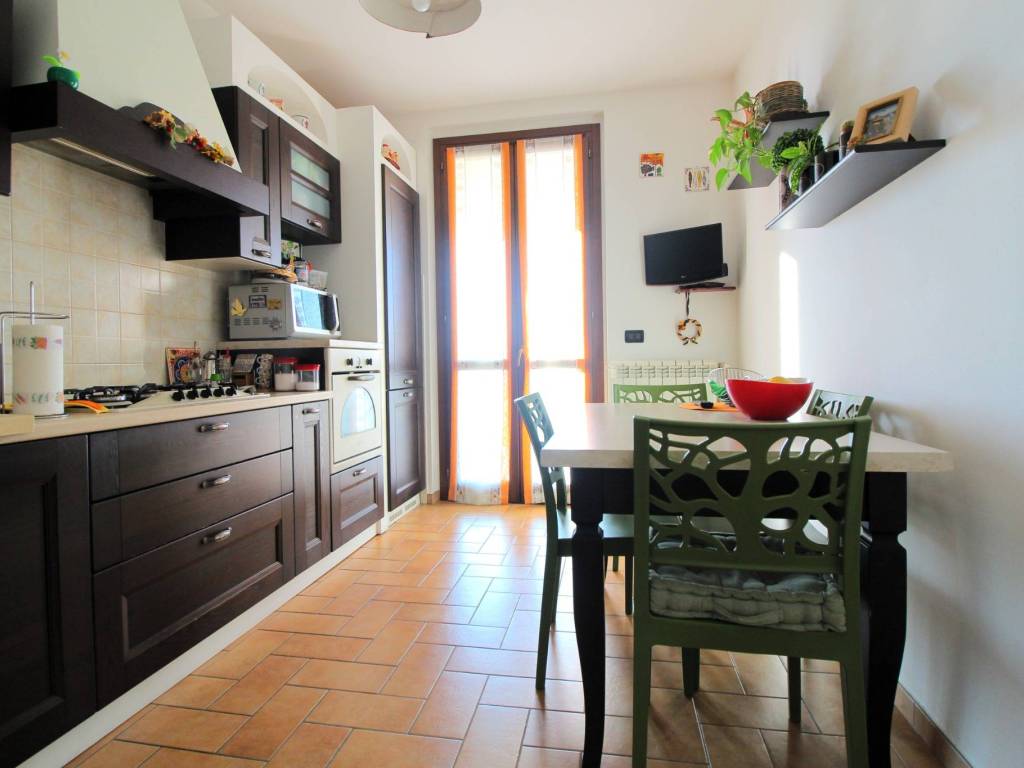 Vendita Appartamento Cava Manara. Trilocale in via Massimo D'Antona 2 ...