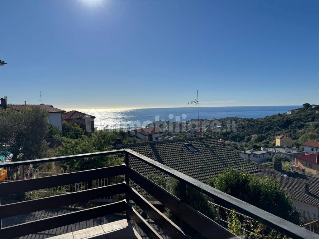 Vendita Appartamento Varazze. Trilocale in via Lenchè 45. Da ...