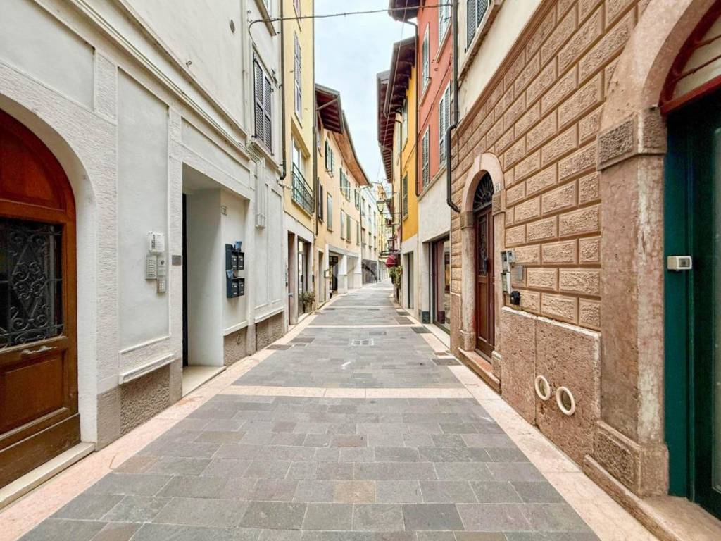 Locale commerciale corso della Repubblica 9, Gardone Riviera, Rif ...