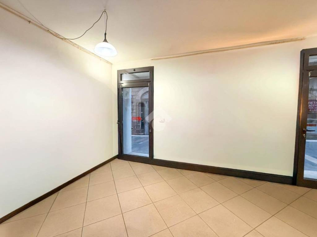 Locale commerciale corso della Repubblica 9, Gardone Riviera, Rif ...