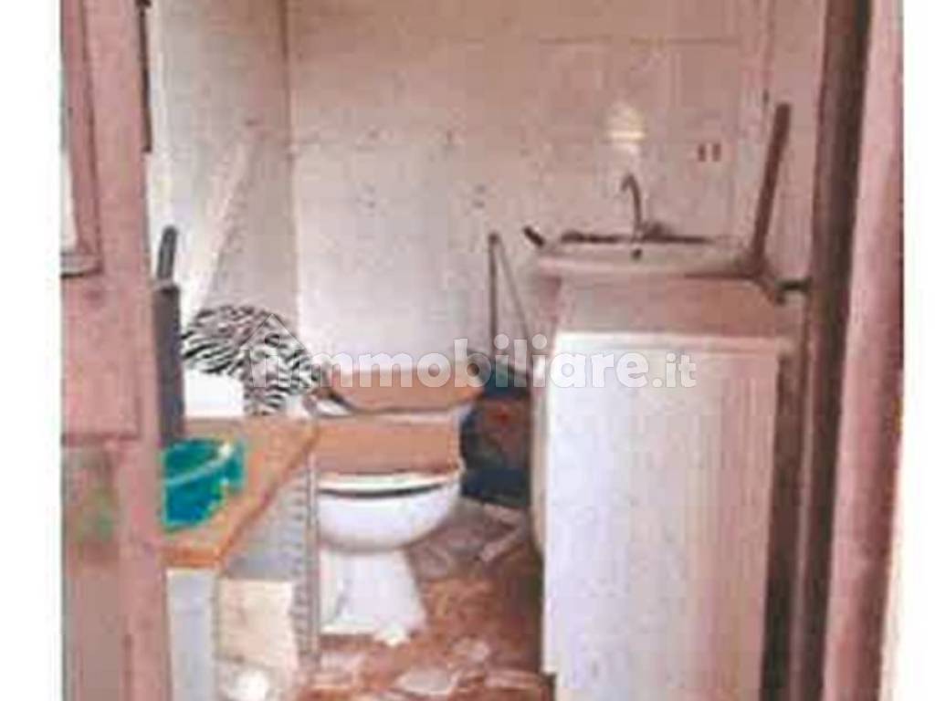 Asta per magazzino, via Dante Alighieri Lonate Pozzolo, rif. 125737085 ...