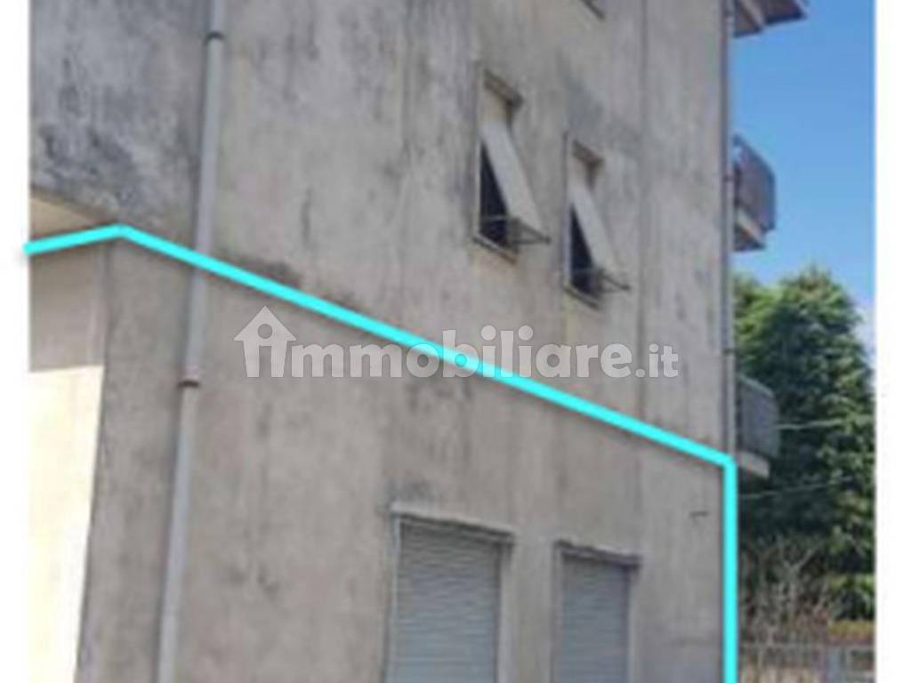 Asta per magazzino, via Dante Alighieri Lonate Pozzolo, rif. 125737085 ...