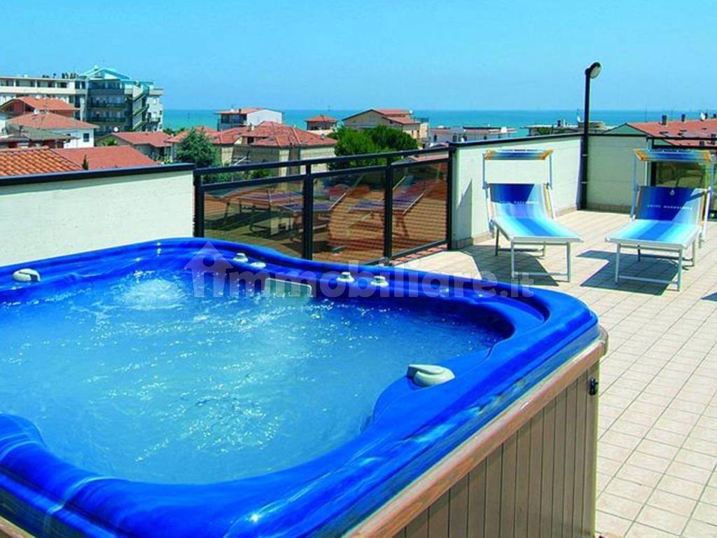 Hotel, Tortoreto, Rif. 125742873 - Immobiliare.it