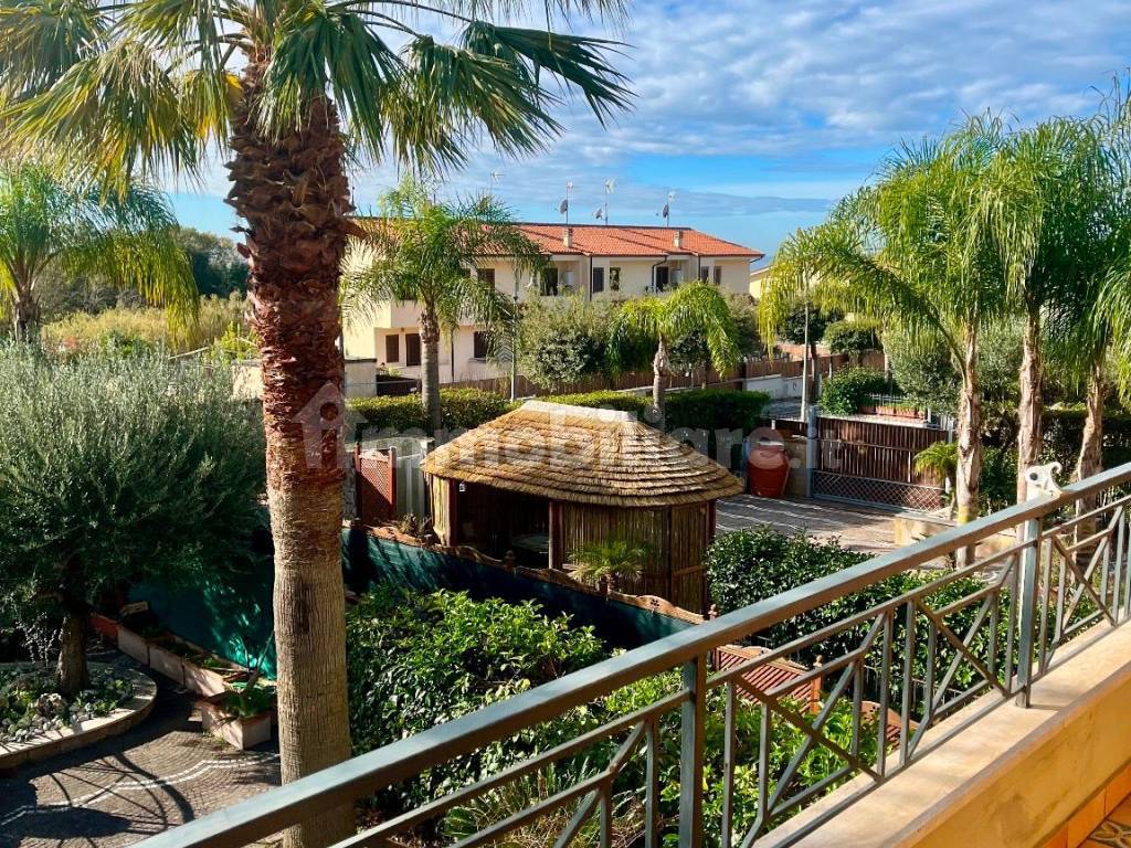 Vendita Villa bifamiliare in via Penelope Sperlonga. Ottimo stato ...