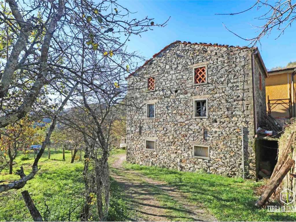 Vendita Rustico in arzelato Pontremoli. Da ristrutturare, 94 m², rif ...