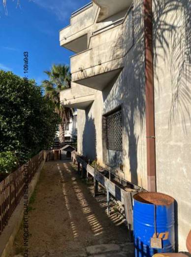 Asta per appartamento, via Giorgio de Chirico Aradeo, rif. 125770583 ...