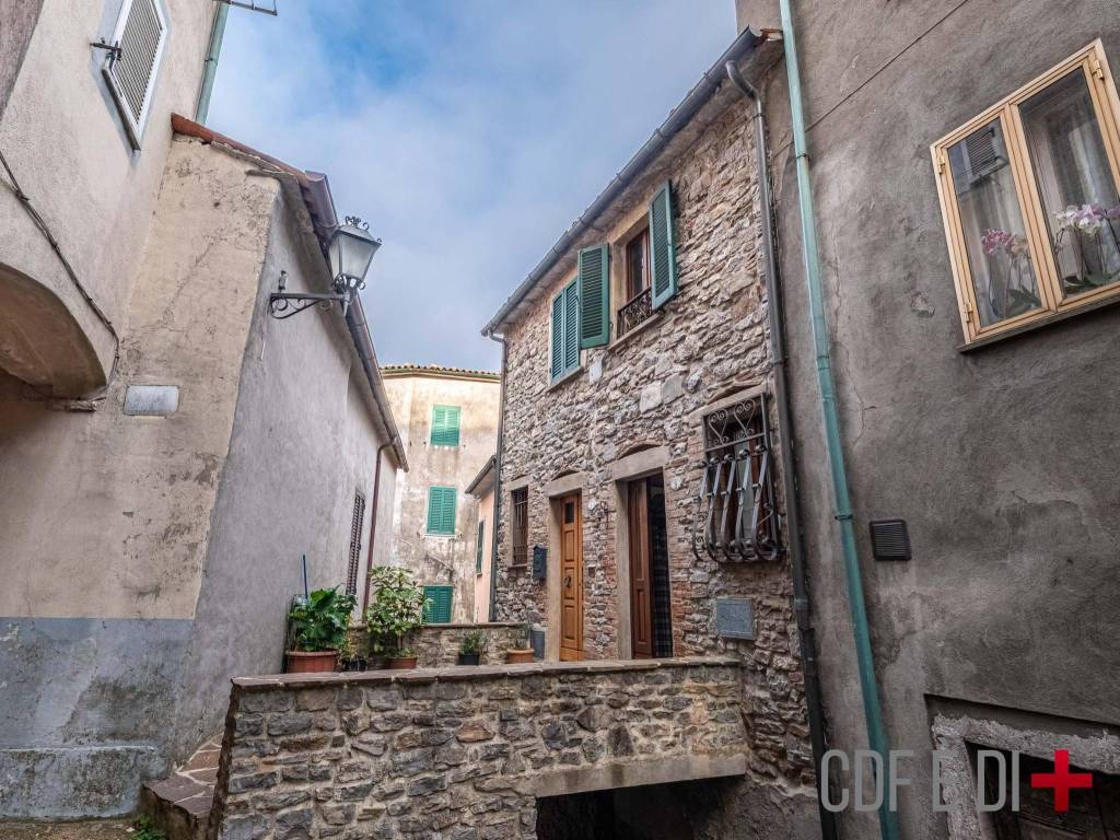 Vendita Terratetto unifamiliare in vicolo Rabezzana Castell'Azzara ...