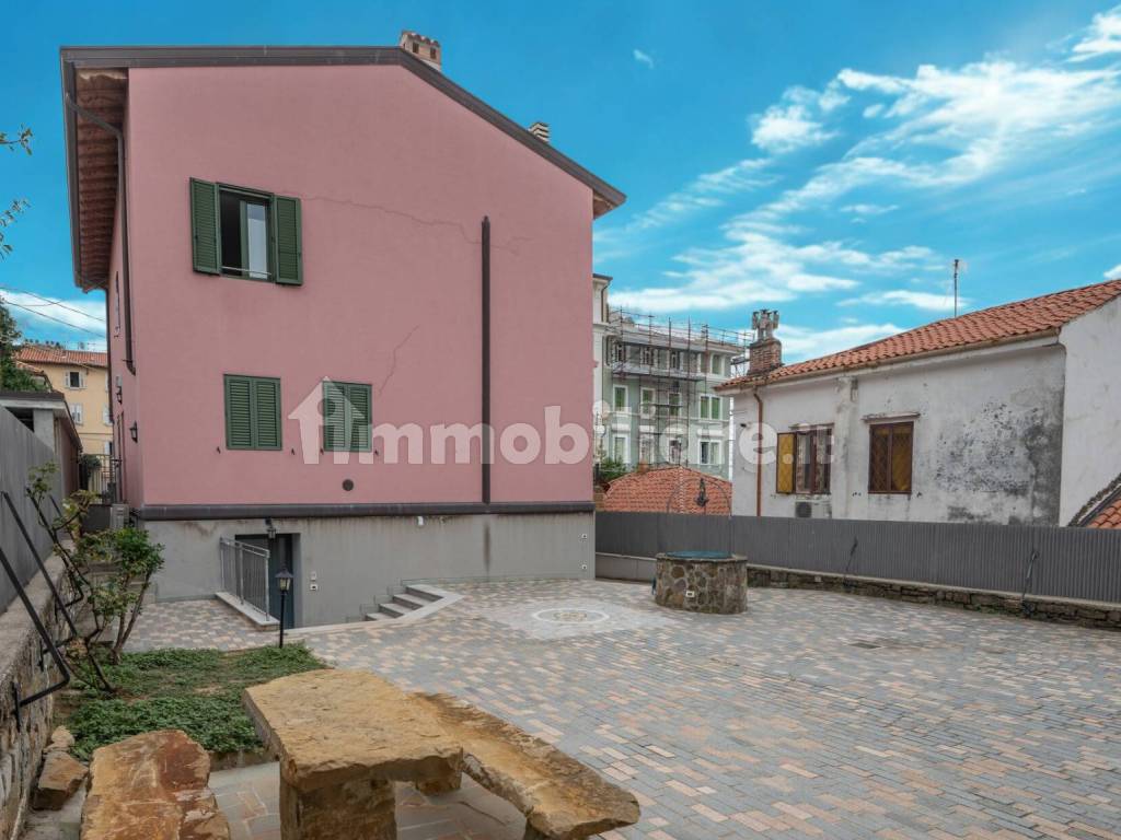 Vendita Villa unifamiliare Trieste. Ottimo stato, posto auto, con ...