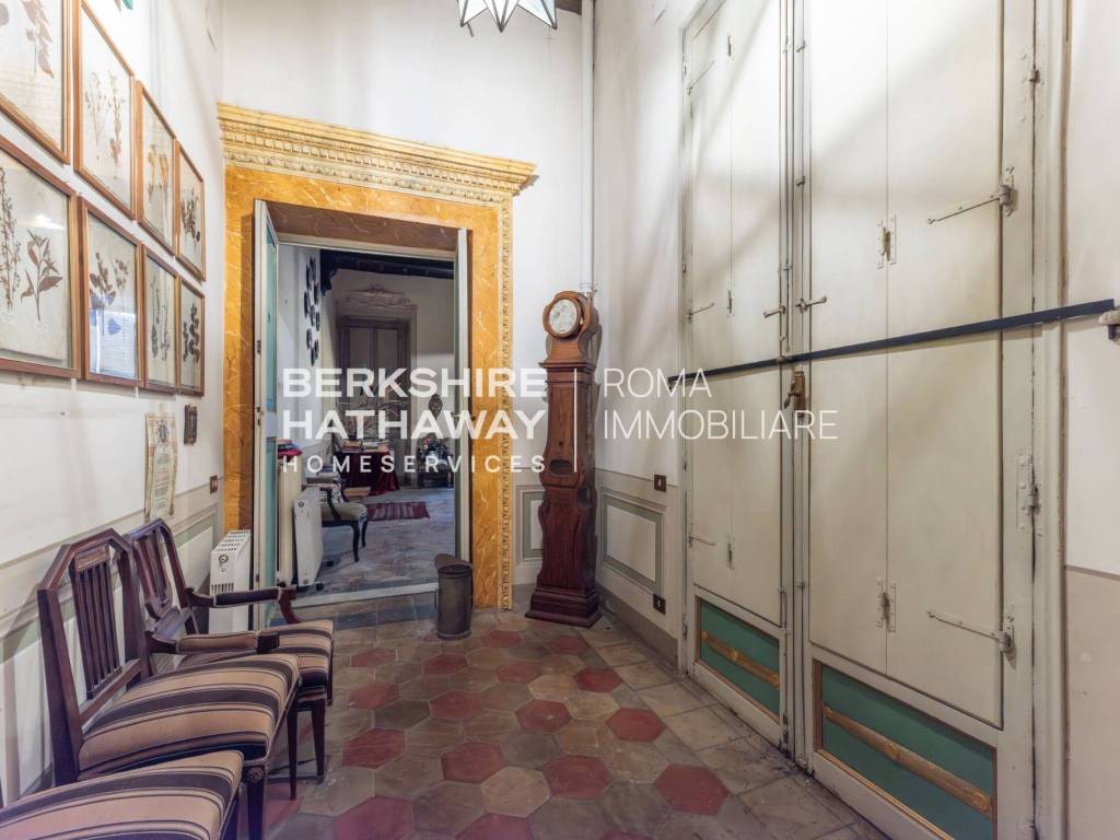 Vendita Appartamento in via di Monserrato. Roma. Da ristrutturare ...