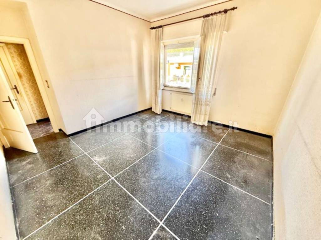 Sale Apartment Genoa. 3-room flat in via Stefanina Moro. To be ...