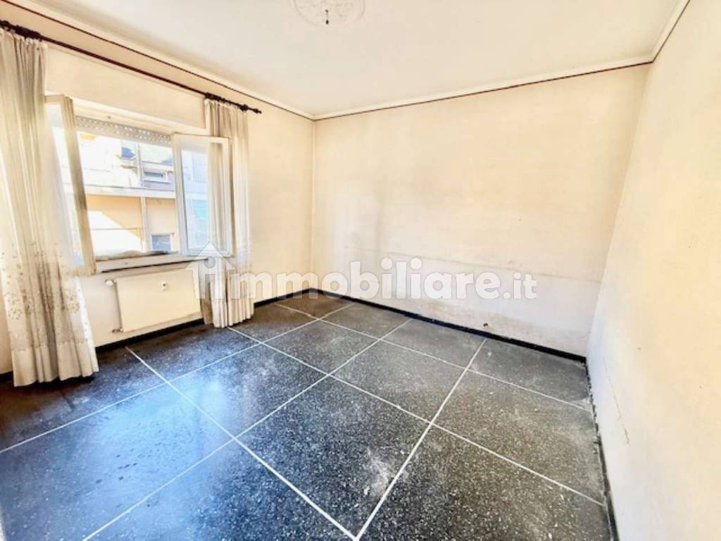 Sale Apartment Genoa. 3-room flat in via Stefanina Moro. To be ...