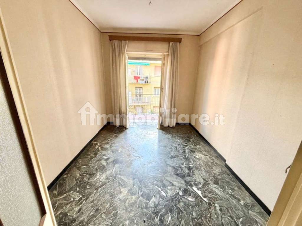 Sale Apartment Genoa. 3-room flat in via Stefanina Moro. To be ...