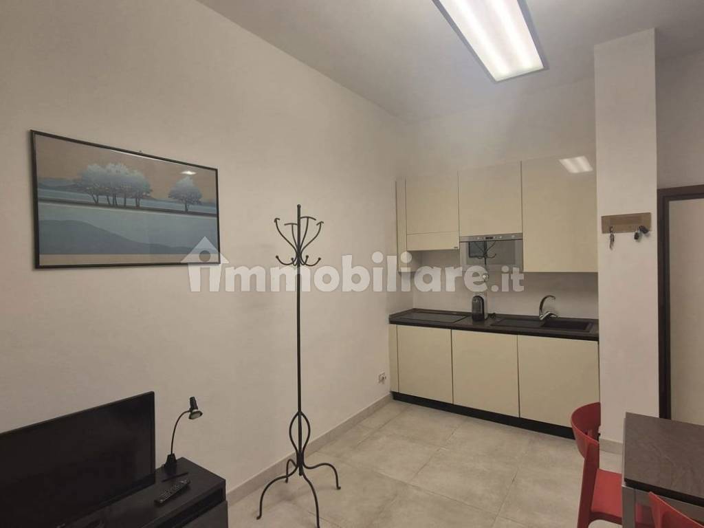 Affitto Appartamento Milano. Bilocale in via Cola di Rienzo, 35. Buono ...