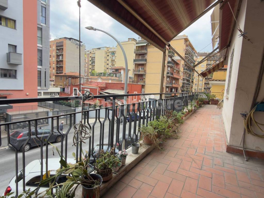 Vendita Appartamento Roma. Trilocale in via Cupra 9b. Da ristrutturare ...