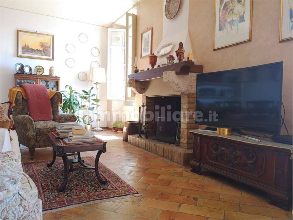 Affitto Appartamento Spoleto. Trilocale in via del Duomo. Buono stato ...