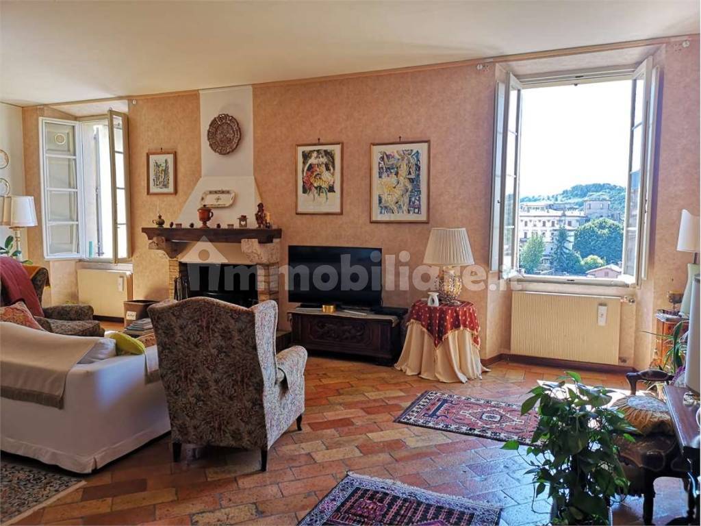 Affitto Appartamento Spoleto. Trilocale in via del Duomo. Buono stato ...