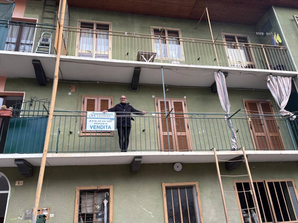 Sale Apartment Villar Dora. 3-room flat in via Sotto Castello. Good ...