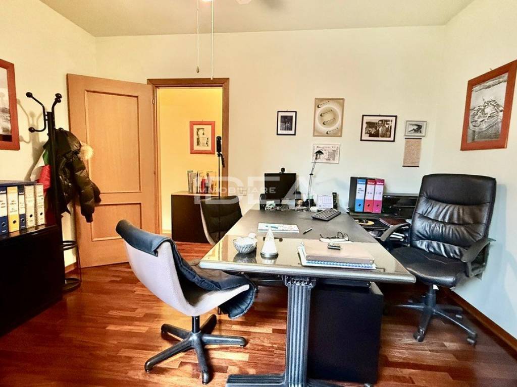 Vendita Appartamento Lucca. Trilocale in via Farnesi ,. Buono stato ...