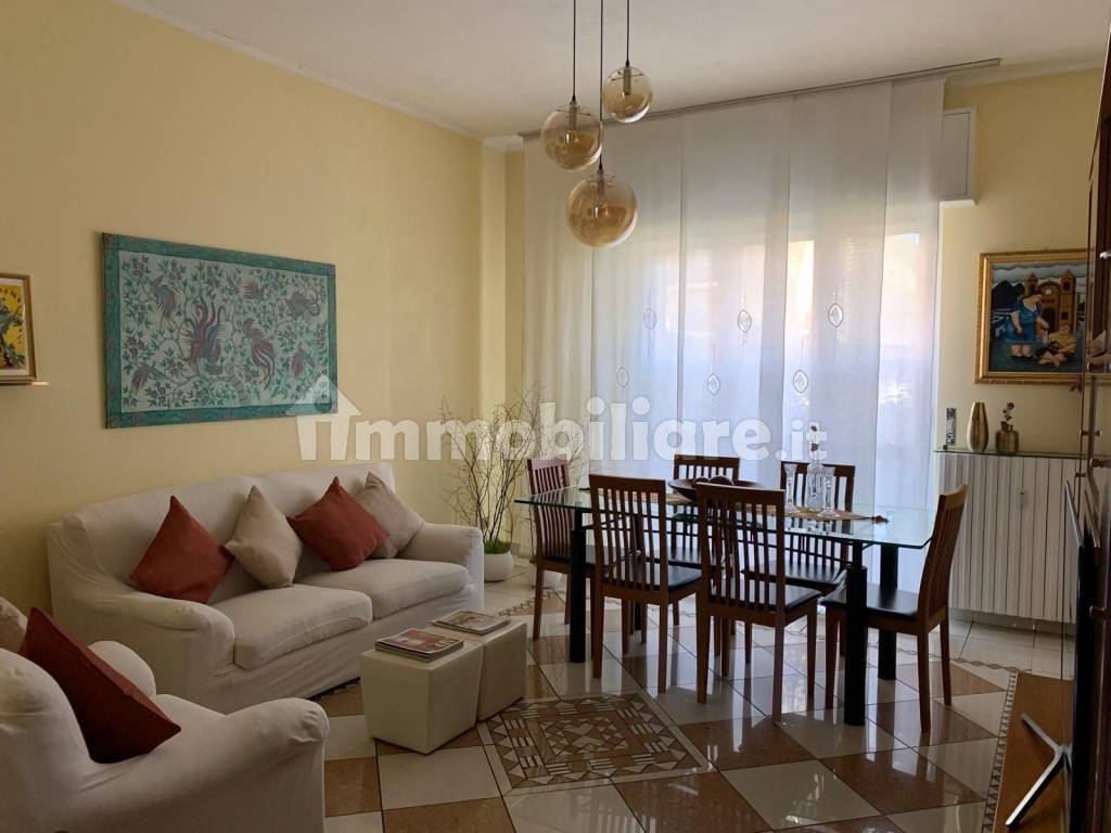 Vendita Appartamento Paderno Dugnano. Trilocale in viale Bolivia 22 ...