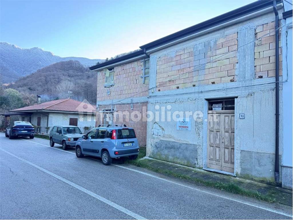 Vendita Appartamento Novi Velia. Quadrilocale in via Monte Gelbison ...