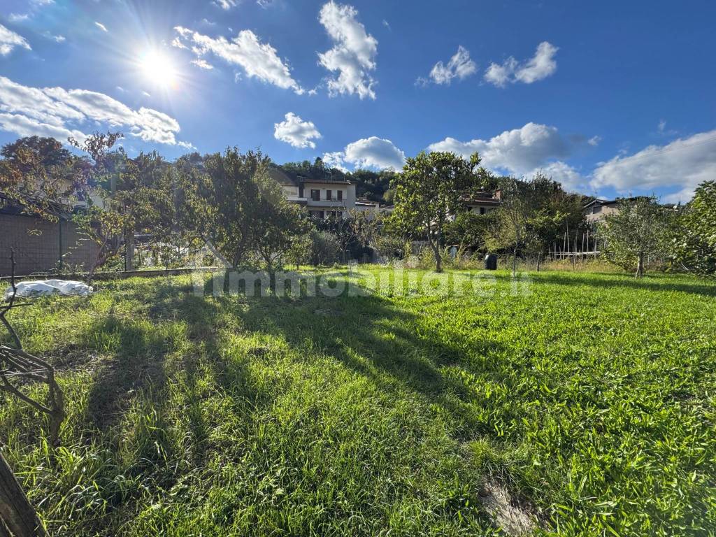 Vendita Villa unifamiliare in via del Bisenzio Vernio. Buono stato ...