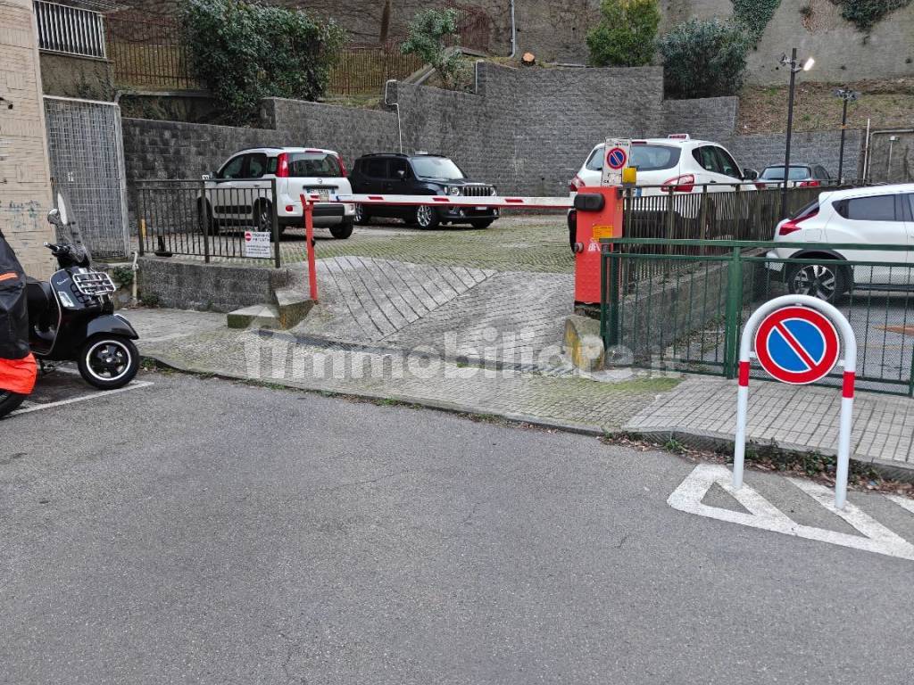 Posto auto - moto via delle Ginestre 26, Genova, Rif. 125824987 ...