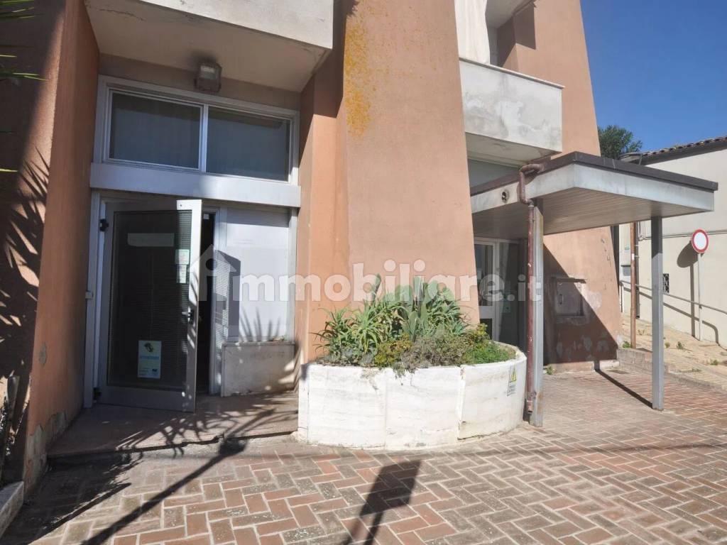 Locale commerciale via Dei Calderai, 45, Spoltore, Rif. 125826079 ...