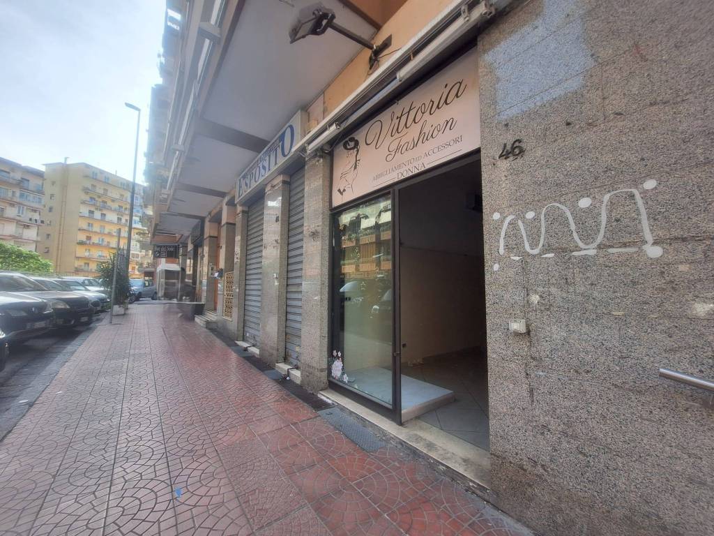 Locale commerciale via A. Omodeo 46, Napoli, Rif. 125751837 ...
