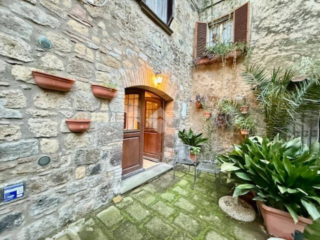 Vendita Appartamento Bolsena. Monolocale in vicolo delle Mura 1. Buono ...