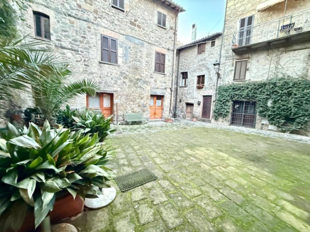 Vendita Appartamento Bolsena. Monolocale in vicolo delle Mura 1. Buono ...