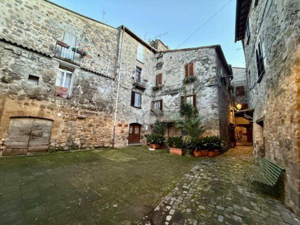 Vendita Appartamento Bolsena. Monolocale in vicolo delle Mura 1. Buono ...