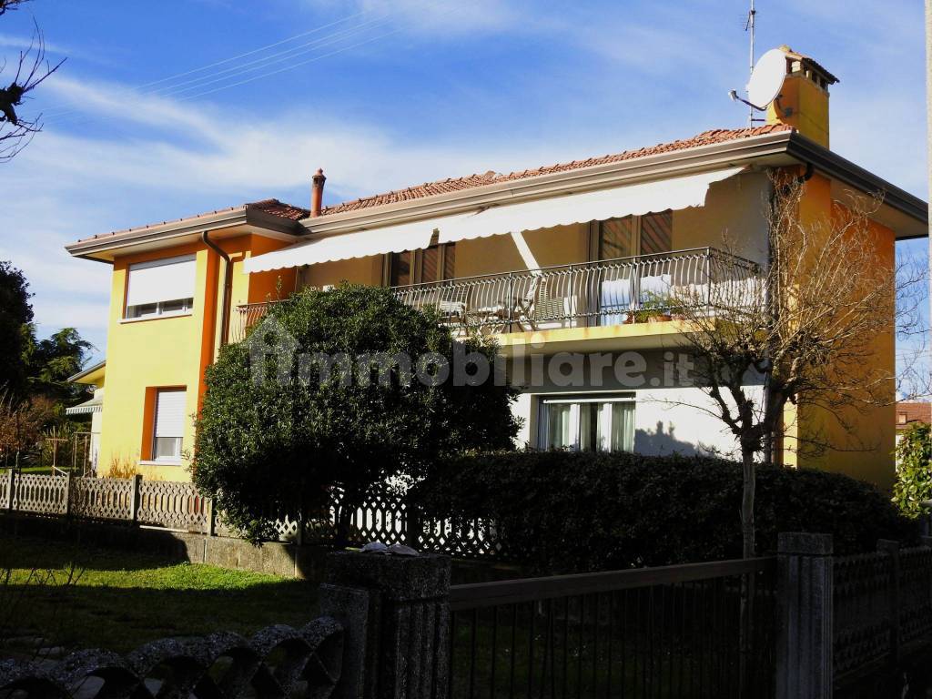 Vendita Appartamento Cordenons. Trilocale in via Cervel 143. Buono ...