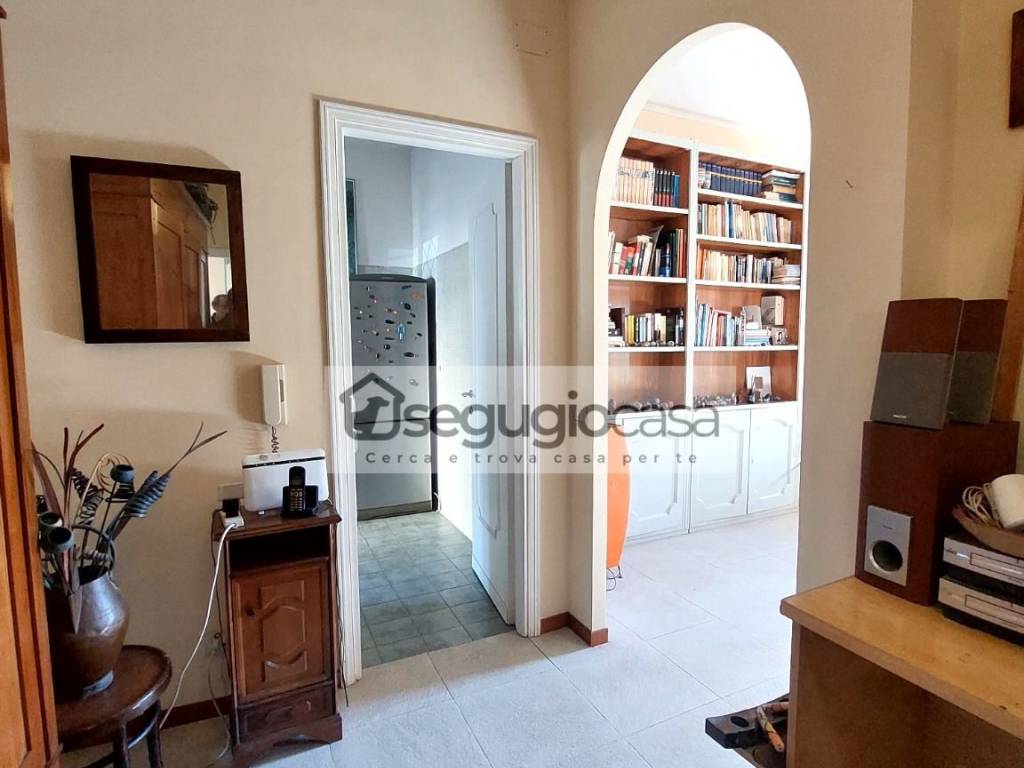 Vendita Appartamento Roma. Trilocale in via Guido Guida 30. Buono stato ...