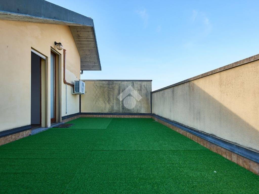 Vendita Attico in via Battisti 5 Zelo Buon Persico. Ottimo stato, con ...