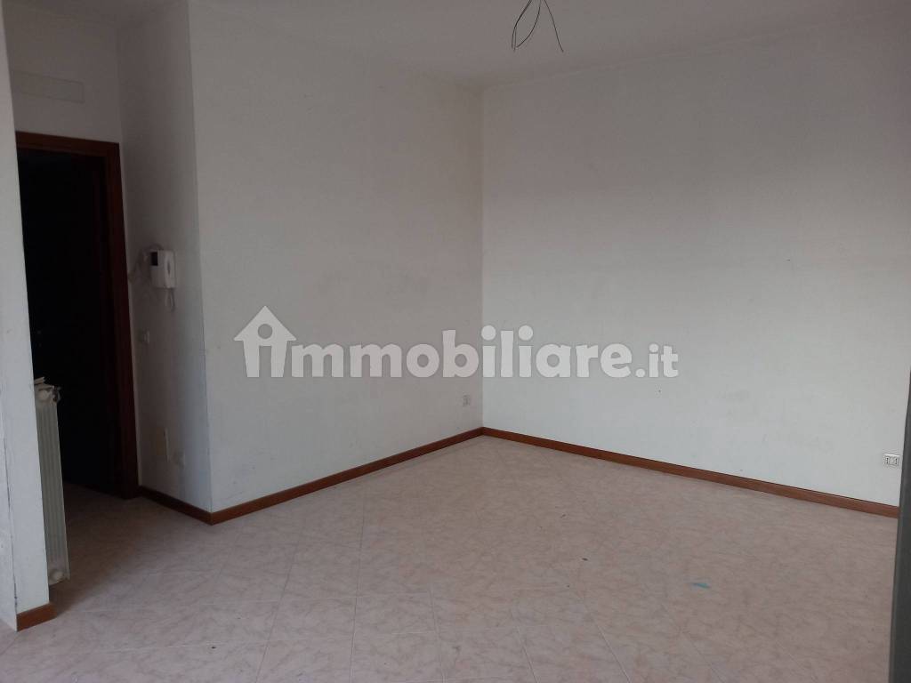 Affitto Appartamento Vimercate. Bilocale in via del Salaino 109. Buono ...