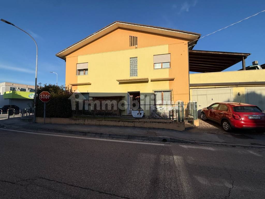 Vendita Appartamento Caldogno. Quadrilocale in via Giaroni, 1. Piano ...